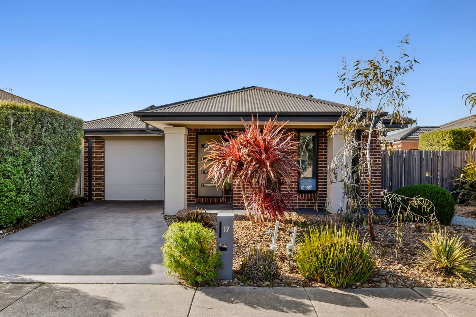 17 Albany Way, CHARLEMONT VIC 3217 | Armstrong Real Estate